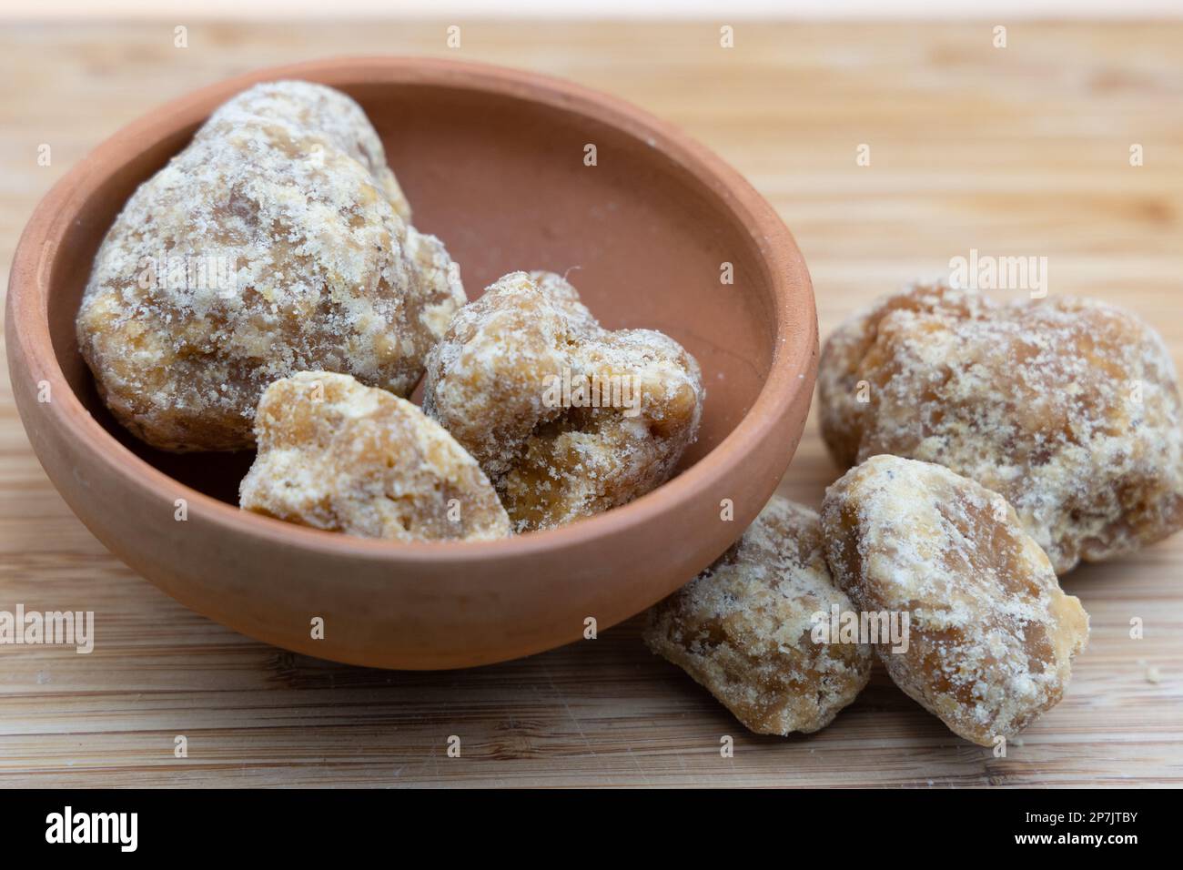 Indian Natural Sugar - Gur / goor / Fresh made from sugarcane juice ...