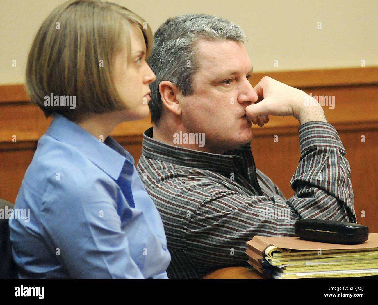 Confessed killer Kevin Wayne Dunlap as he sits with defense assistant ...