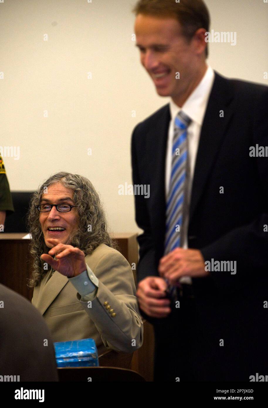 Serial murder suspect Rodney Alcala laughs with Orange County deputy ...
