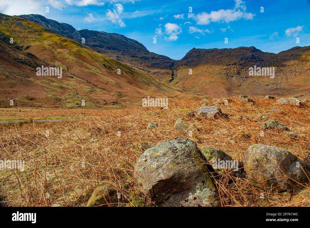 Beautiful Mickleden Valley, with views of Bowfell, Pike O'Stickle and ...