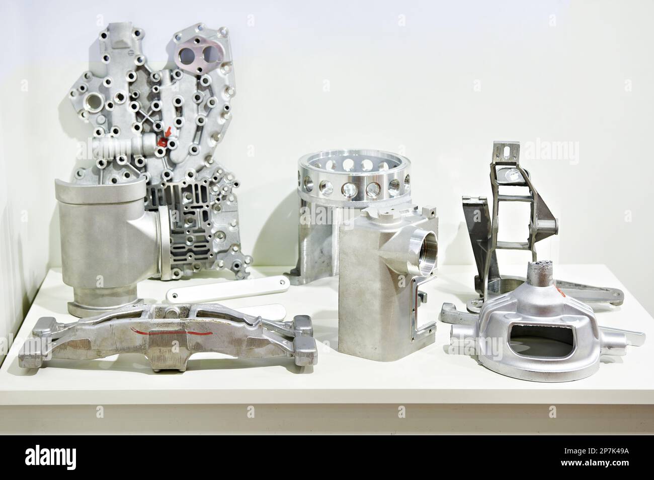 Manufacturing precision metal parts hi-res stock photography and images ...