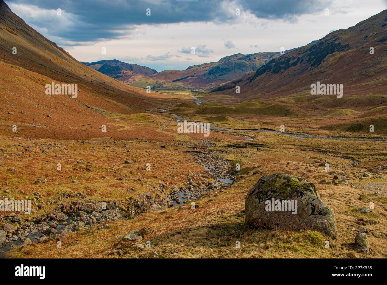 Beautiful Mickleden Valley, with views of Bowfell, Pike O'Stickle and ...