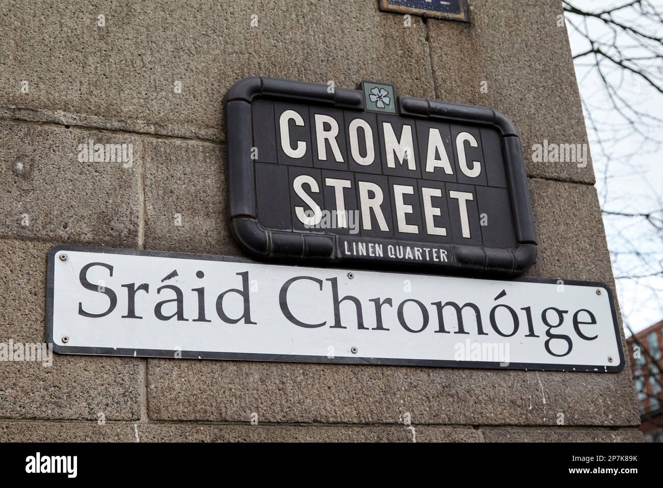 bilingual street signs for cromac street in linen quarter english and ...