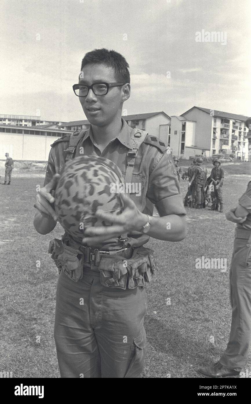 Singapore Prime Minister's son Lt Lee Hsien Loong undergoing his ...