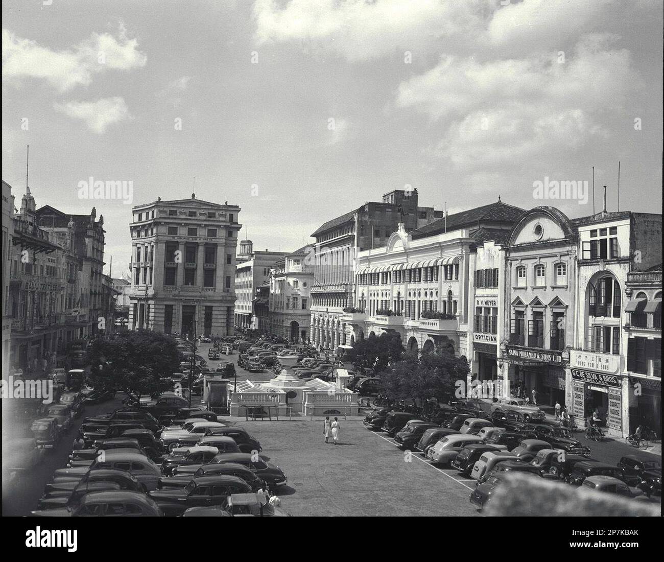 Raffles Place - The Mercantile Bank Building at the back and department ...