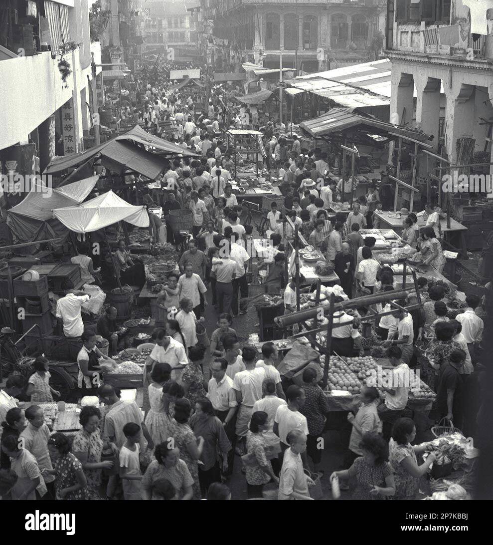 [Racial riots of 1964] Housewives throng the open air market in Smith ...