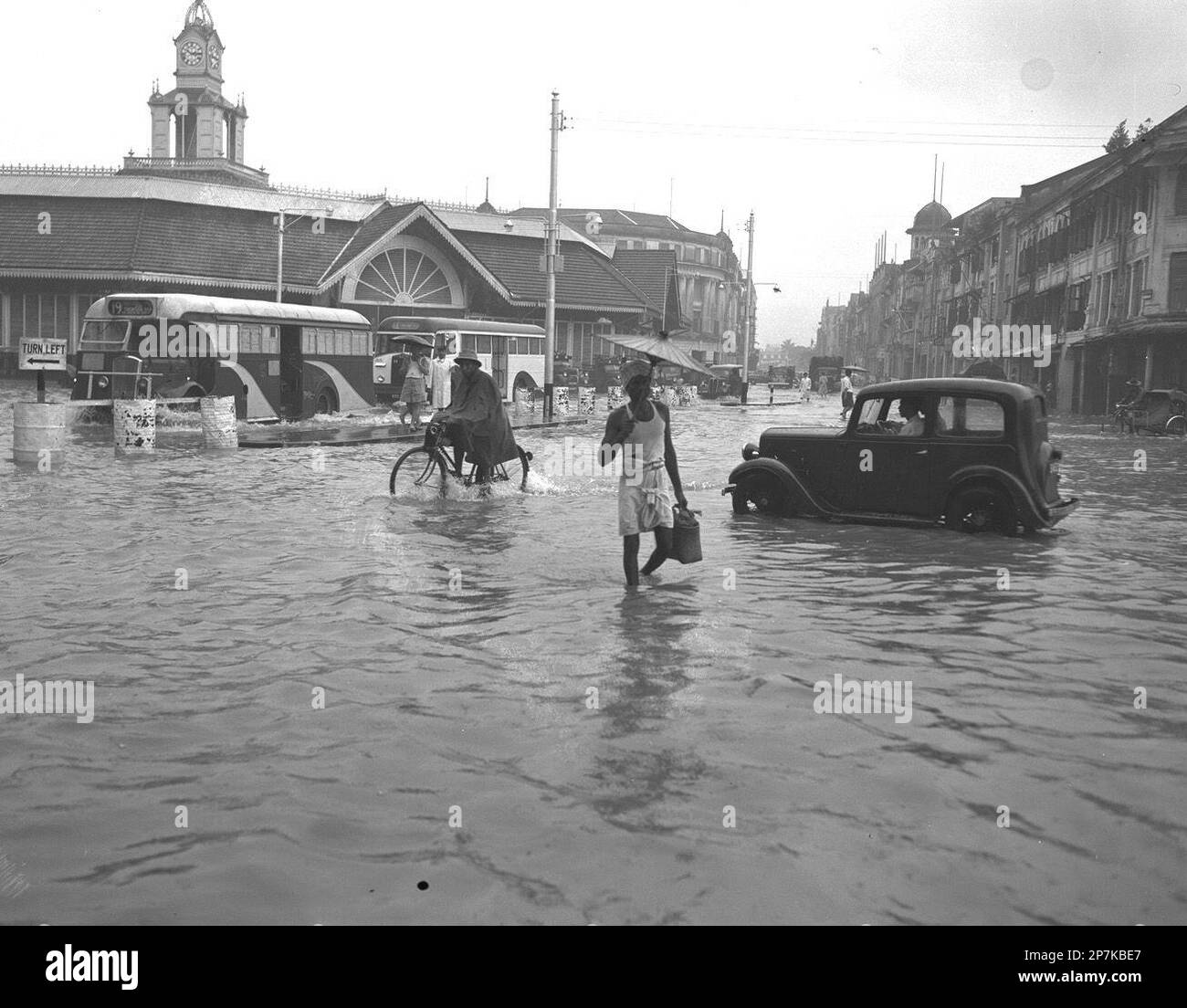 Flood at Collyer Quay (Shenton Way) on 9 December, 1954. A record of 13 ...