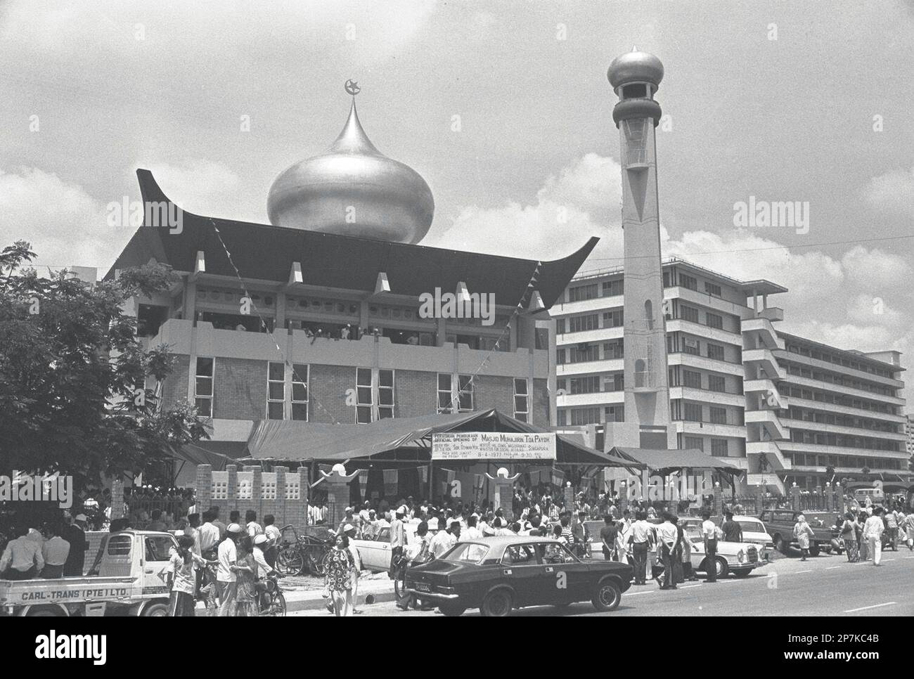 The newly-constructed $1million, three-storey Masjid Muhajirin at ...