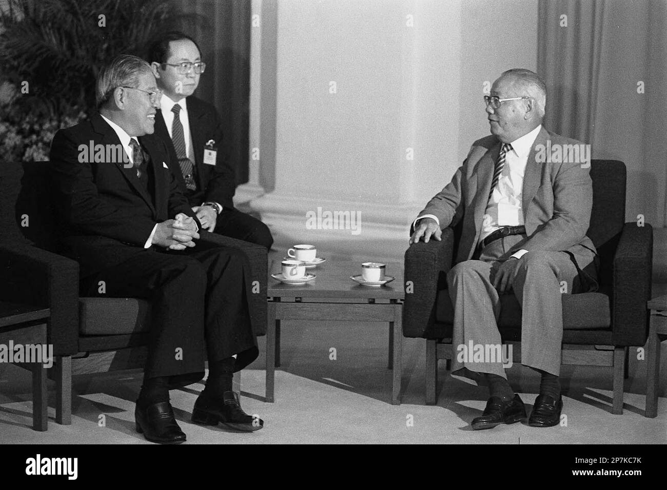 Taiwan President Lee Teng-hui paying a courtesy call on Mr Lim Kim San ...