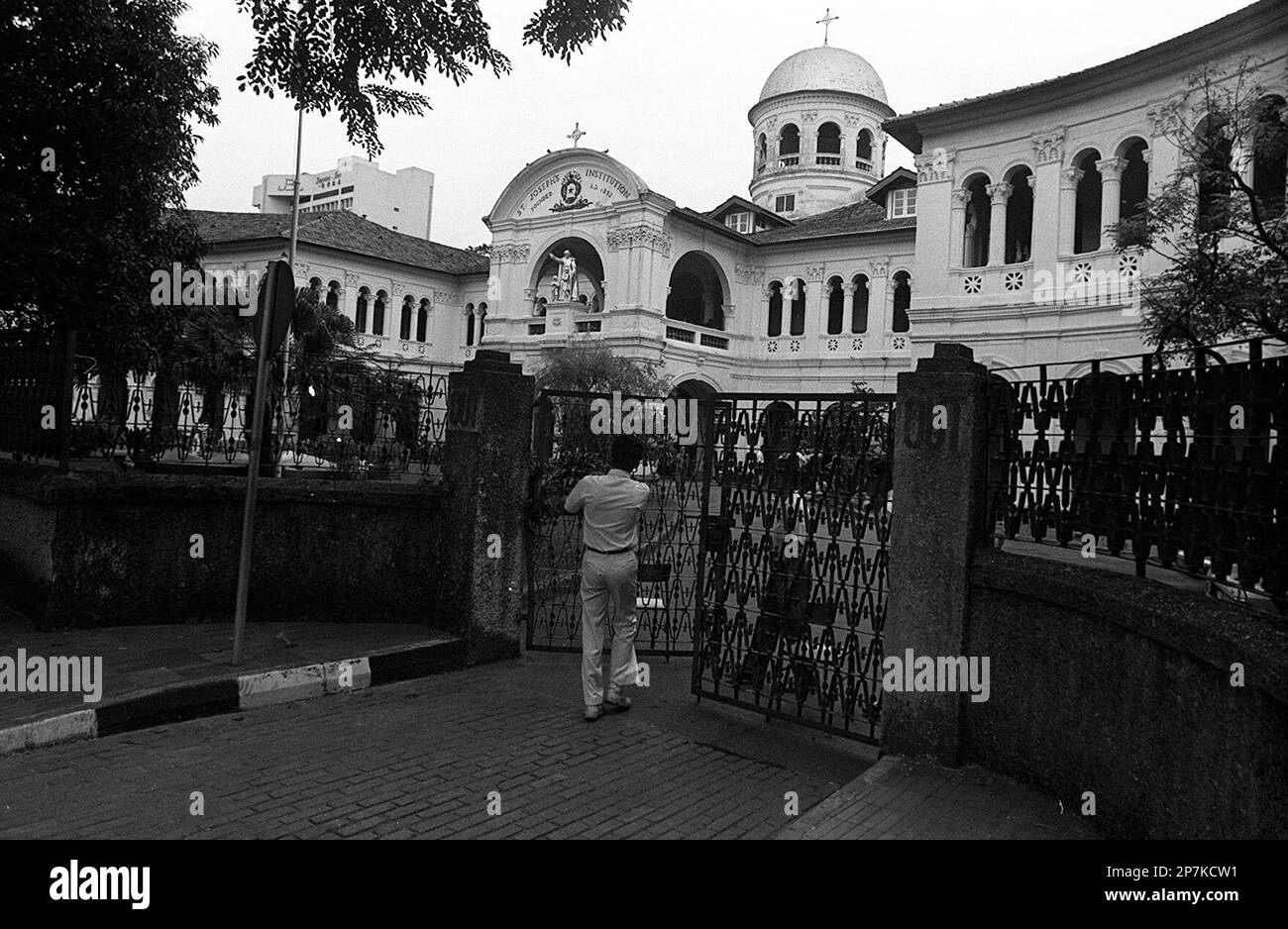 The St Joseph's Institution building at Bras Basah Road. (Singapore ...