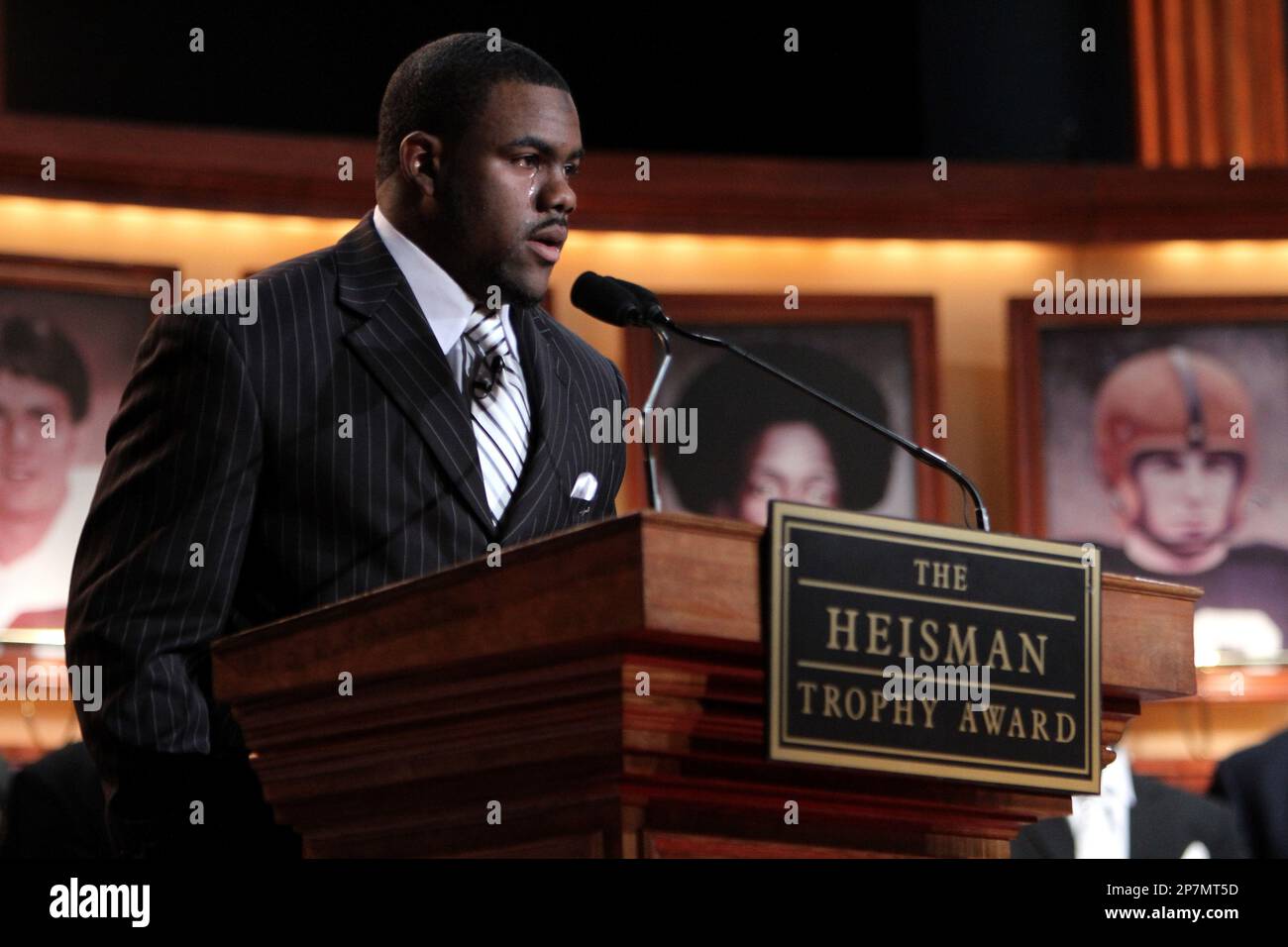 Tears run down the face of Alabama running back Mark Ingram as he ...