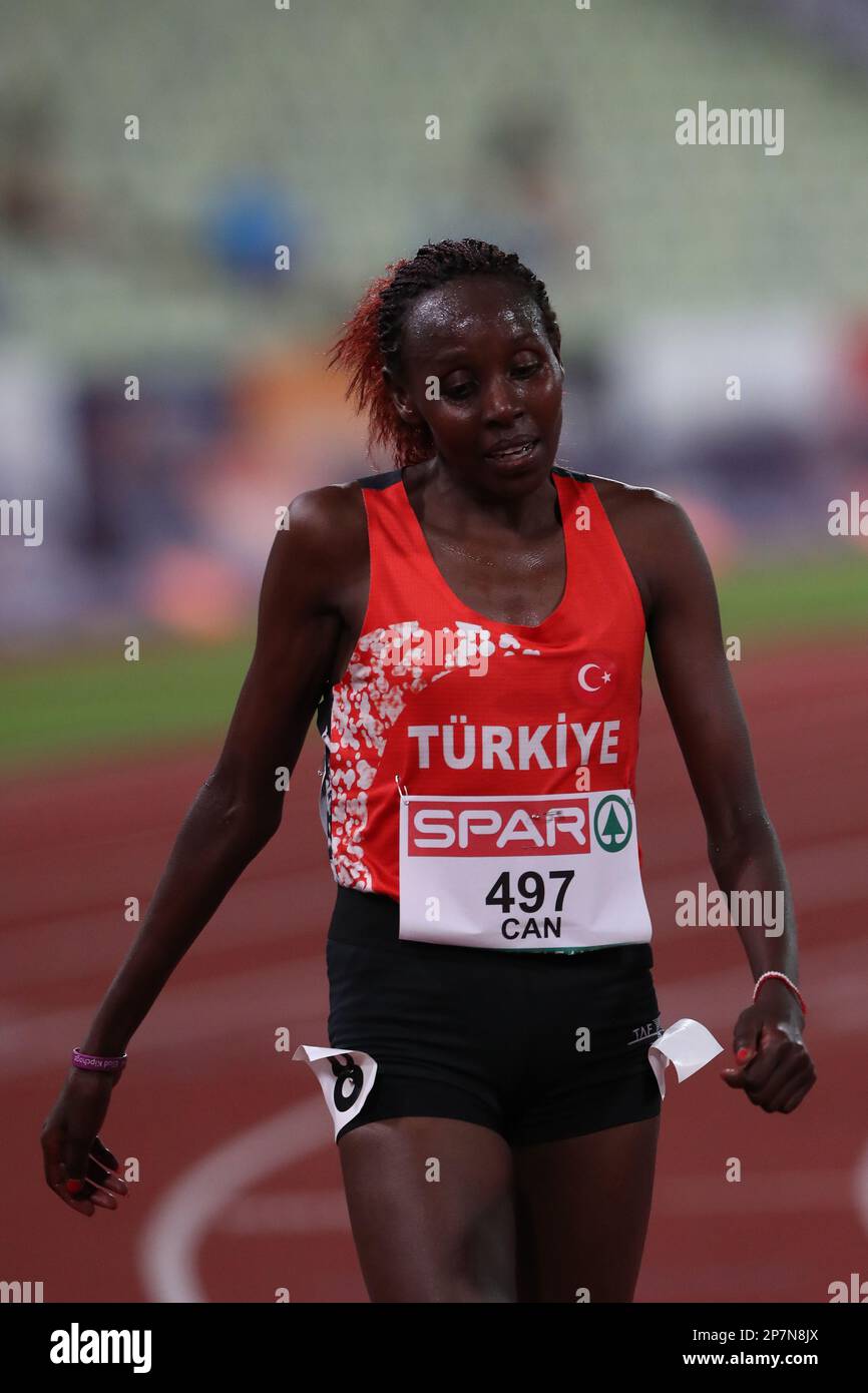 Yasemin Can winner of the Women's 100000m final at the European ...