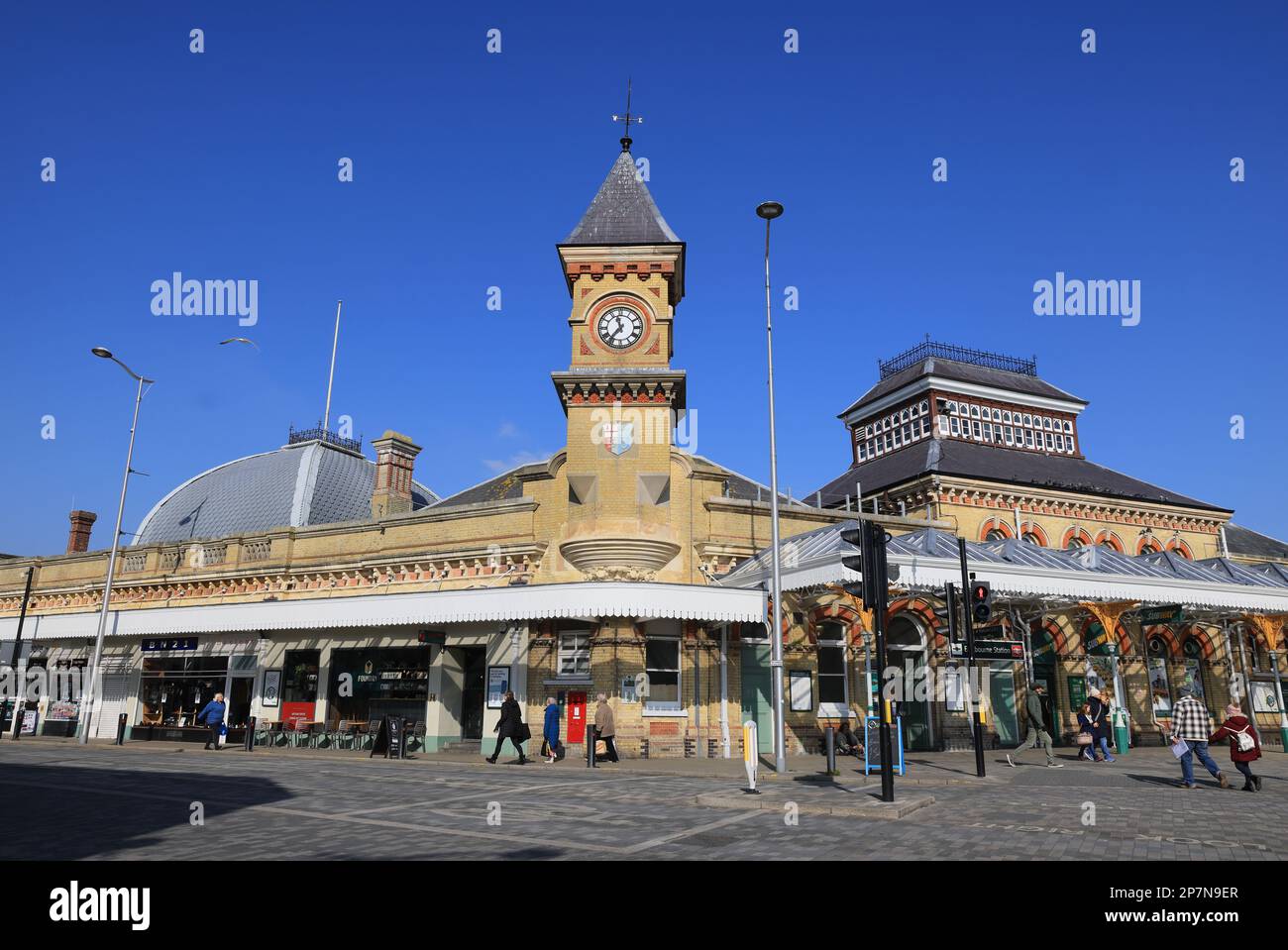 Eastbourne railway station, on Terminus Road, in East Sussex, UK Stock ...