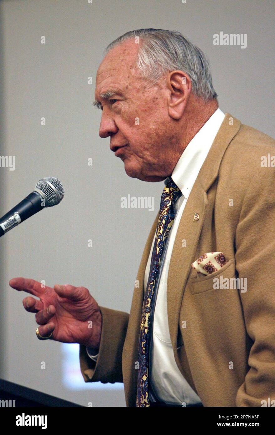 William M. "Bullet Bill" Dudley speaks at the Dudley Award banquet at ...