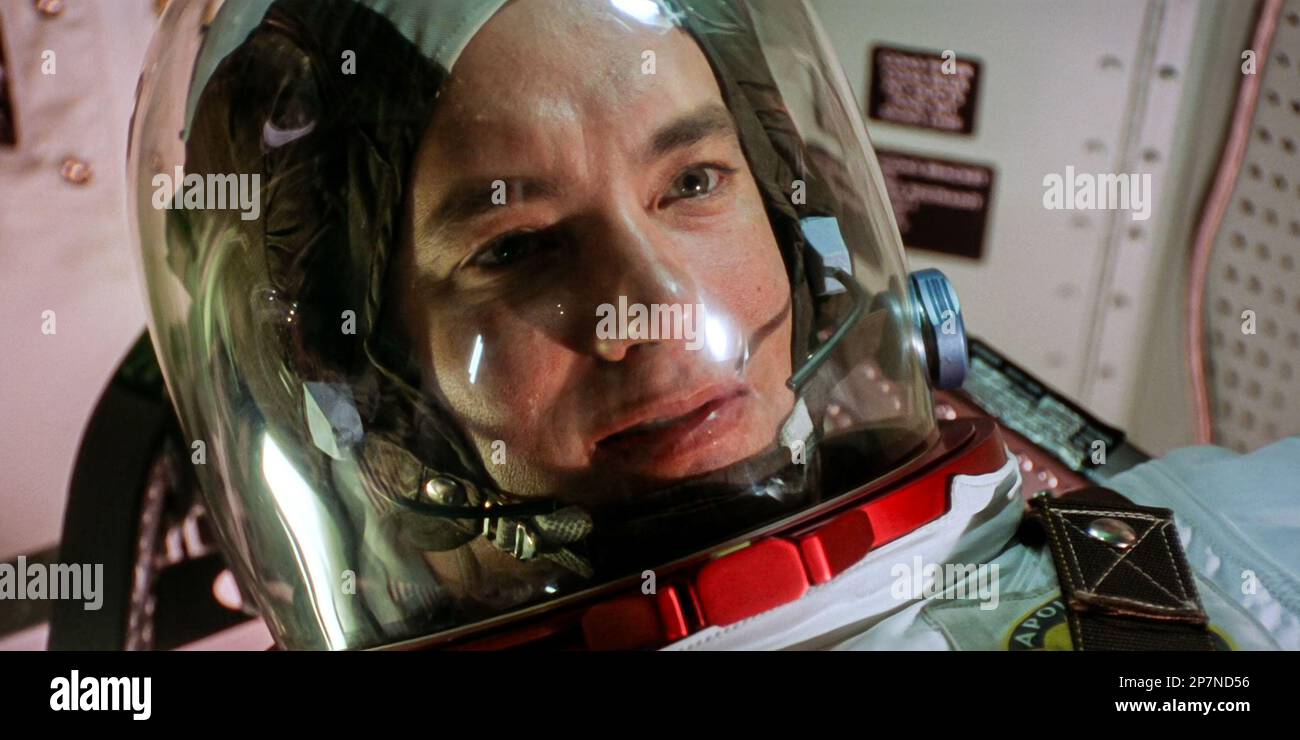 USA. Tom Hanks in a scene from the (C)Universal Pictures film: Apollo ...