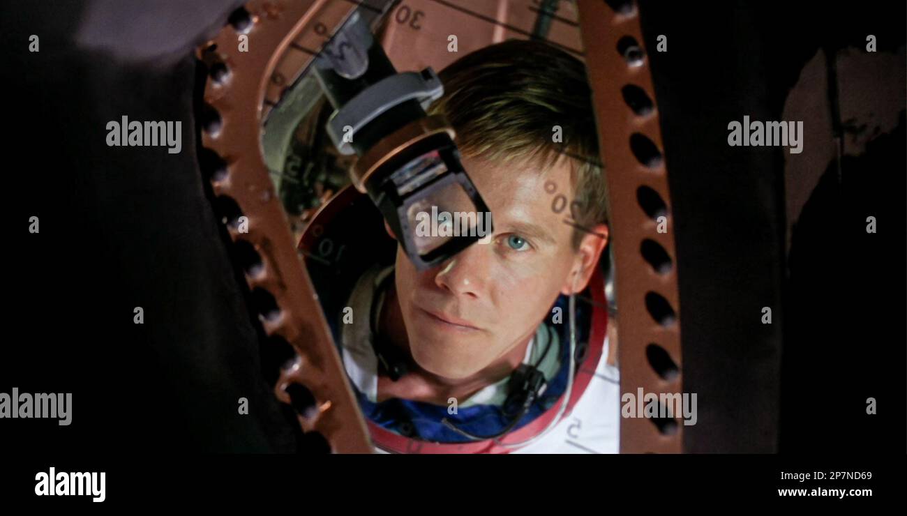 Kevin Bacon Apollo 13 Shower