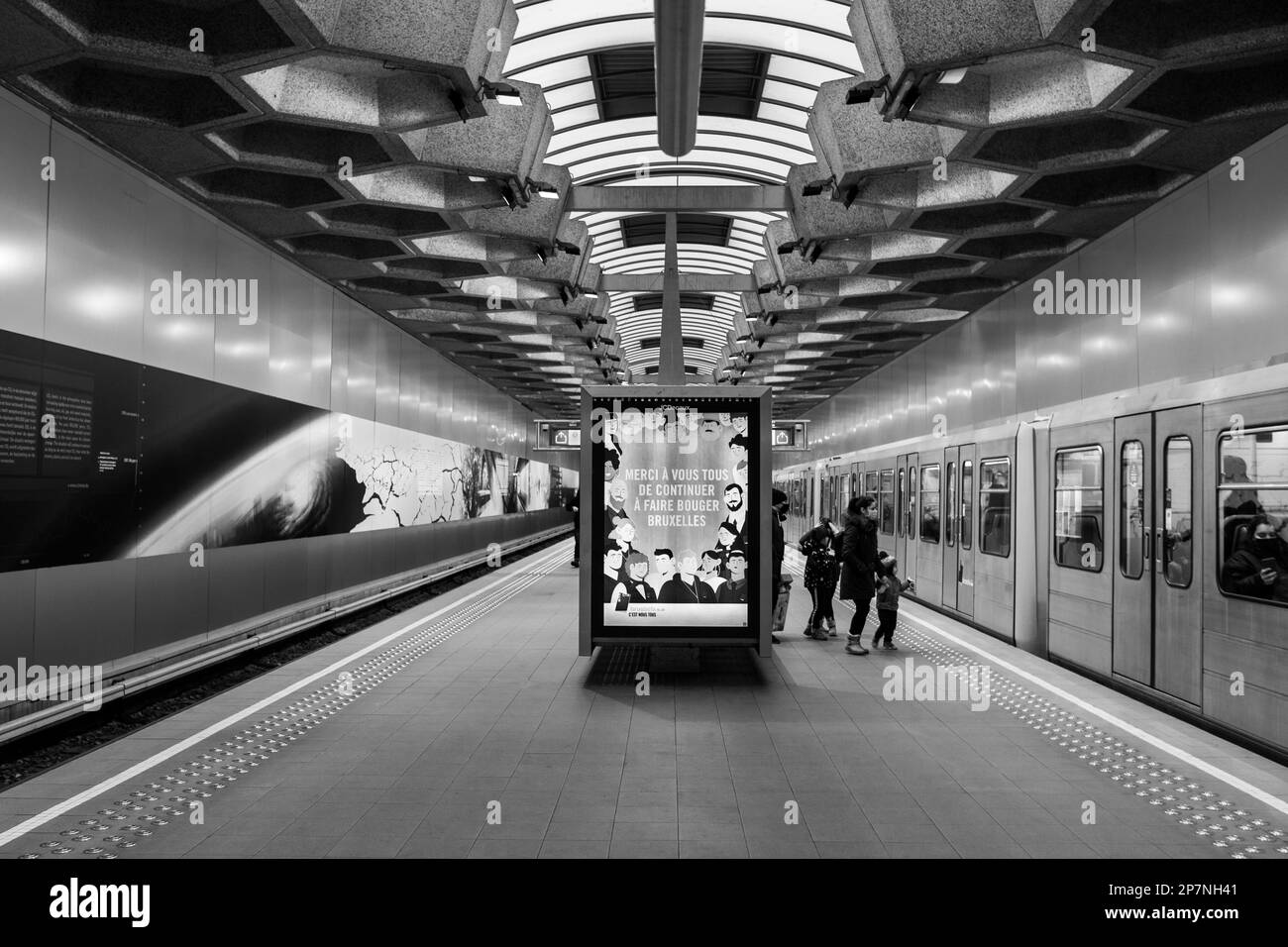 Mobile in metro Black and White Stock Photos & Images - Alamy
