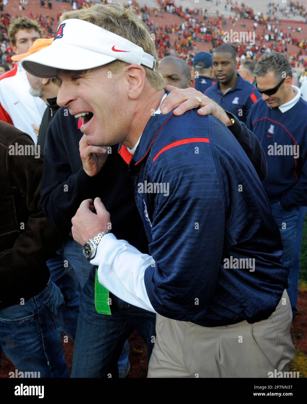 Arizona coach Mike Stoops cellebrates after their win aganist Southern ...
