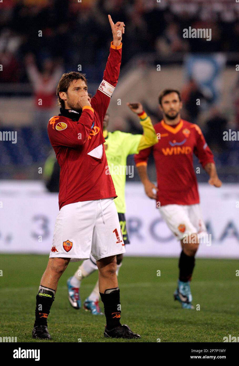 AS Roma forward Francesco Totti celebrates after scoring on a penalty ...