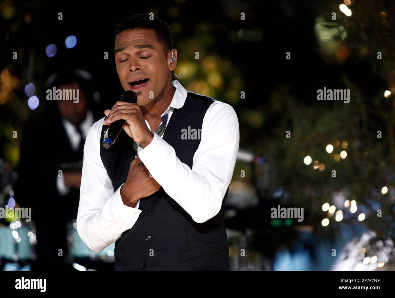 Singer Maxwell performs while taping a segment for the Grammy ...