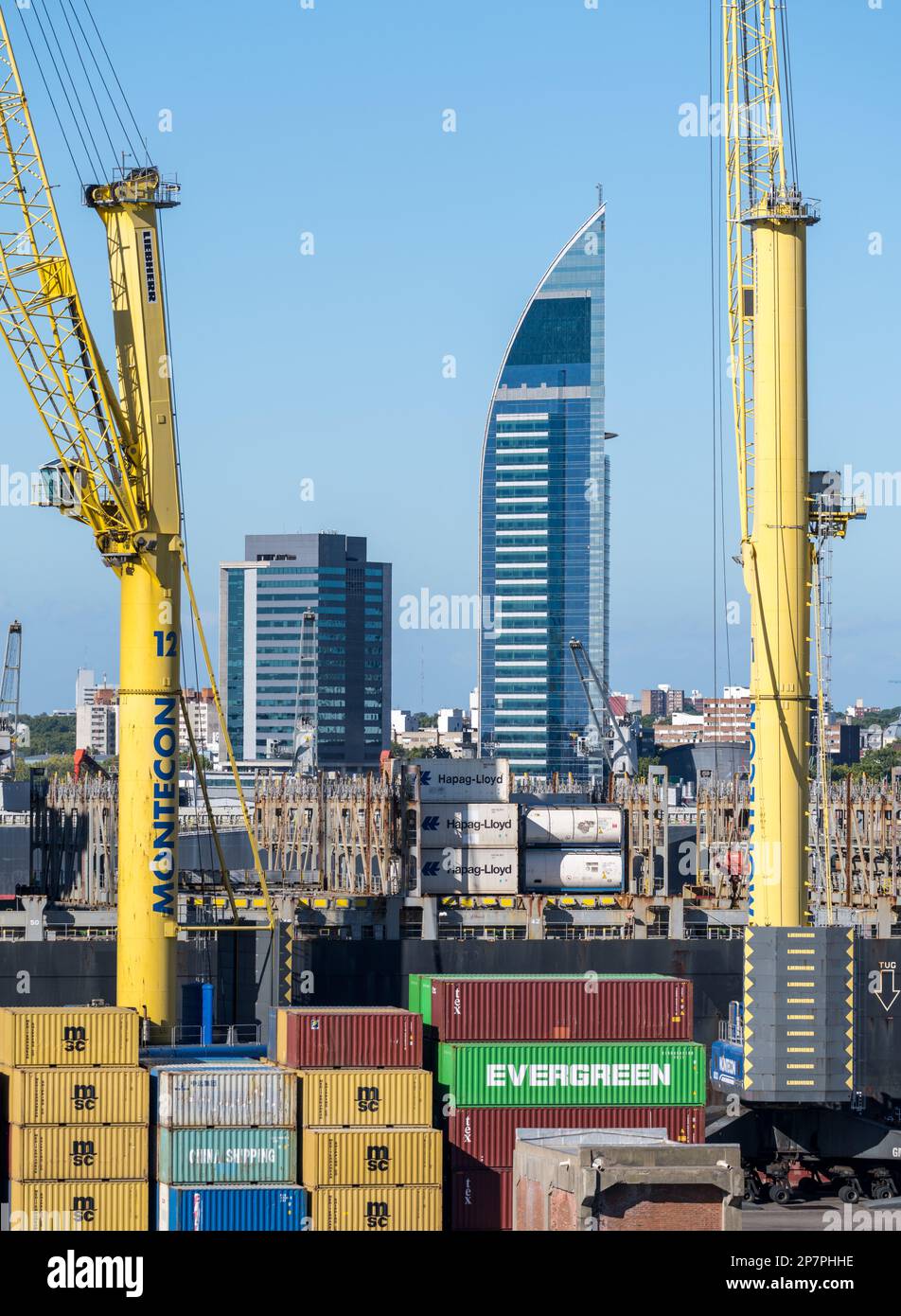 Montevideo port shipping containers loaded hi-res stock photography and ...