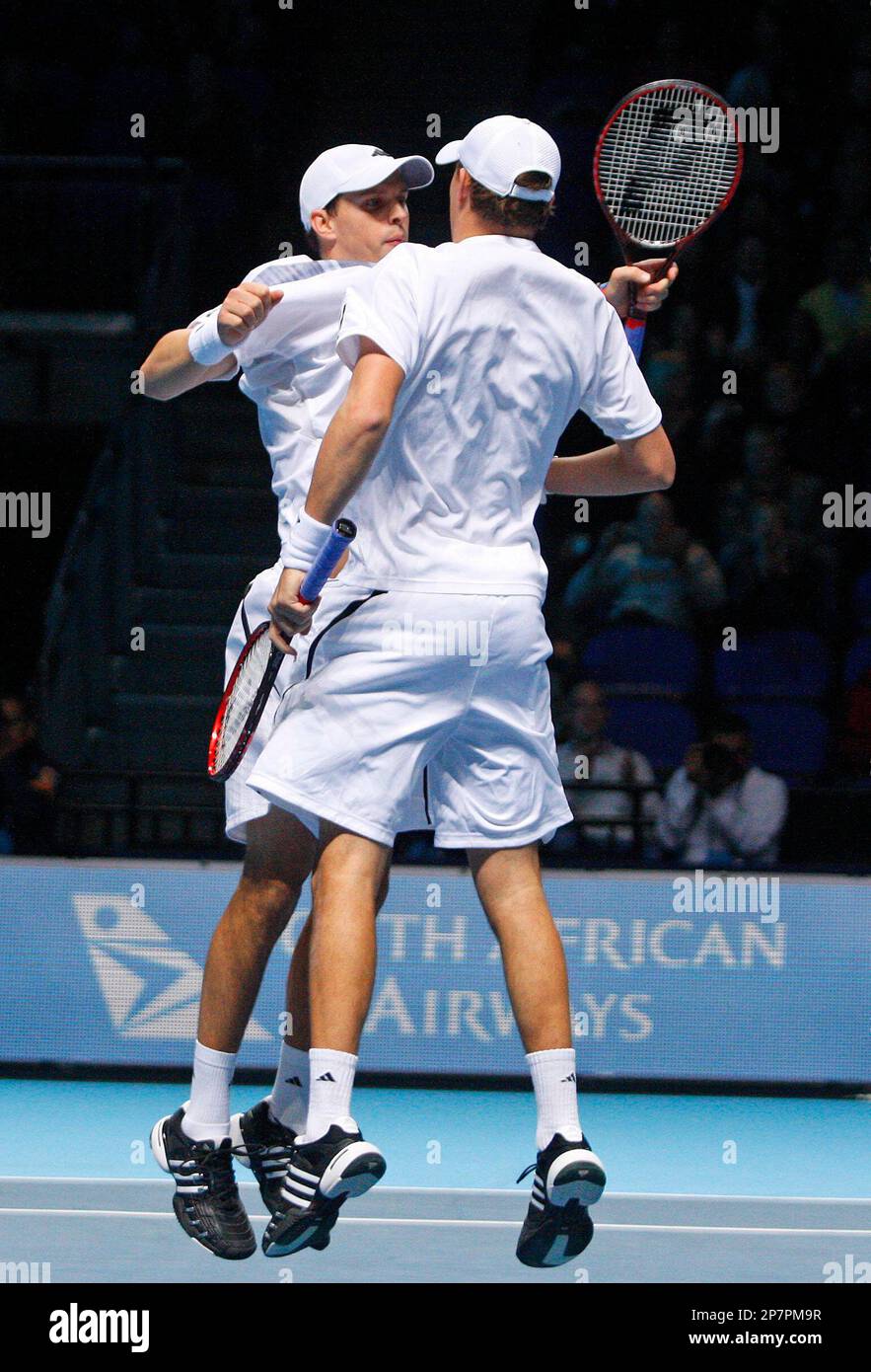 Bob and Mike Bryan of the United States celebrate after beating India's ...