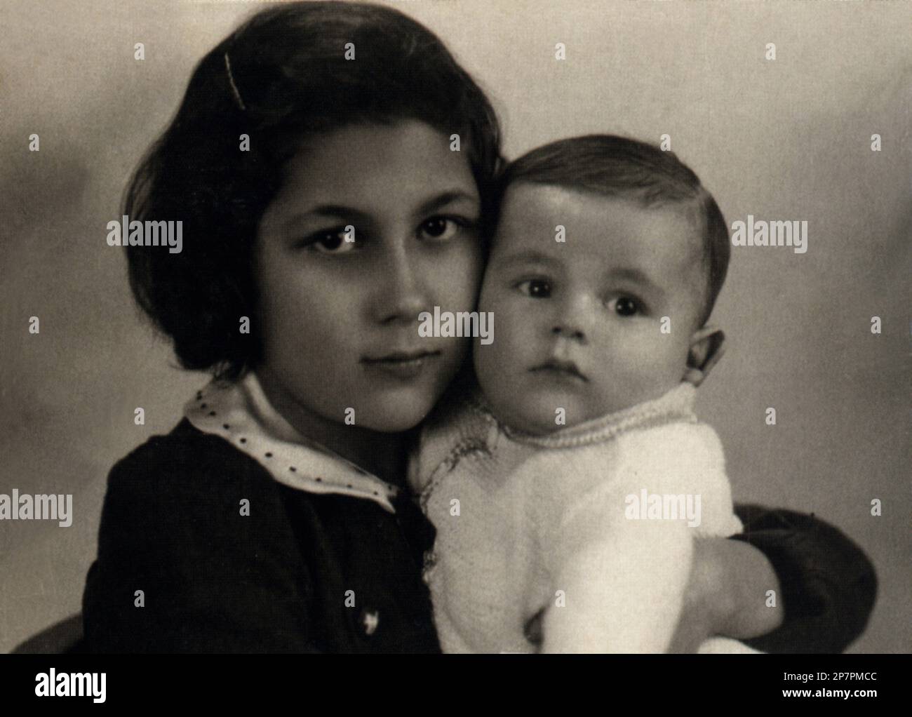 Anna frank 1929 hi-res stock photography and images - Alamy