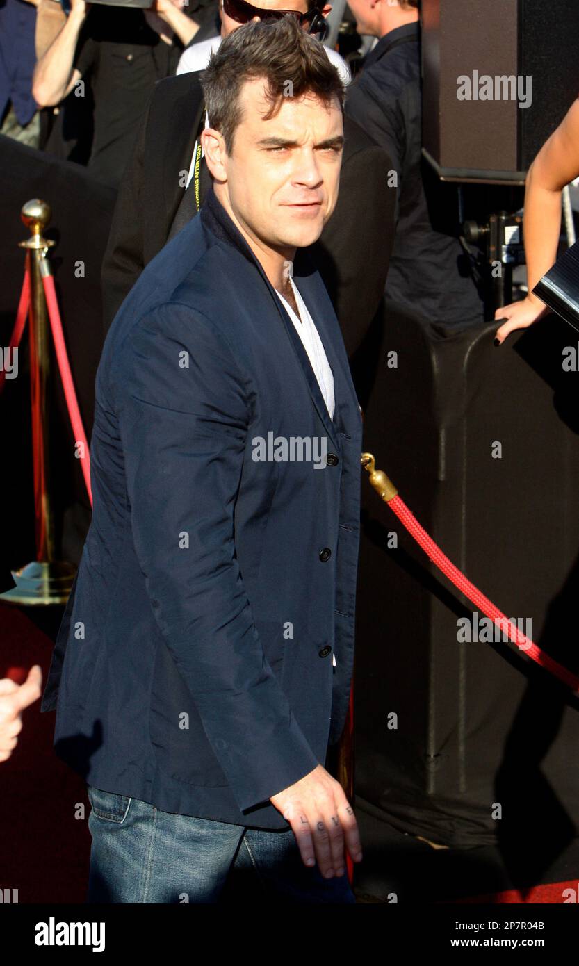 British pop star Robbie Williams arrives at the 2009 ARIA Awards in ...