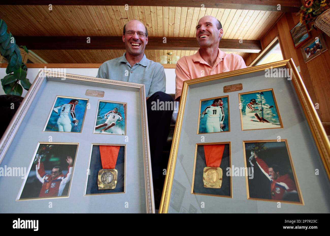 In this photo made Sept. 23, 2009, twin brothers Steve, left, and Phil ...