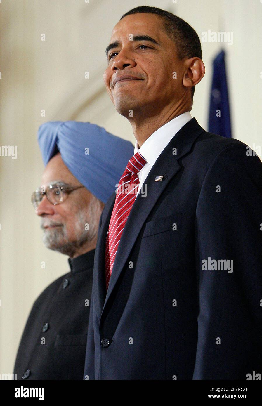 President Barack Obama and Prime Minister Manmohan Singh of India stand ...