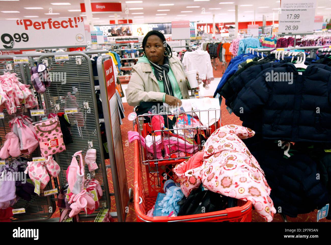 In this photo made Thursday, Oct. 15, 2009, Antionette Harris shops at ...