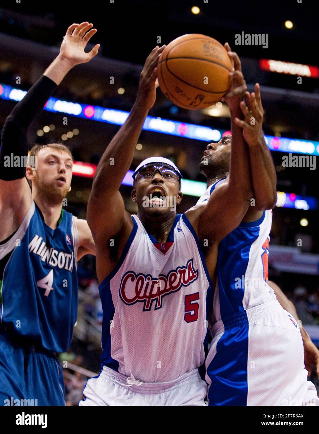Los Angeles Clippers' Craig Smith grabs a rebound away from Minnesota ...