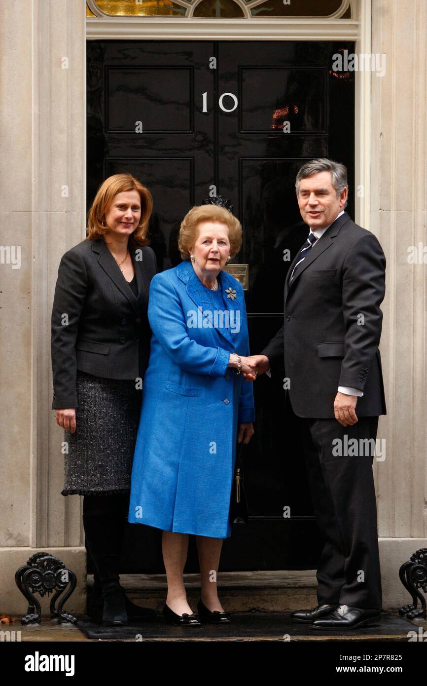 Former British Prime Minister, Margaret Thatcher, center, meets with ...