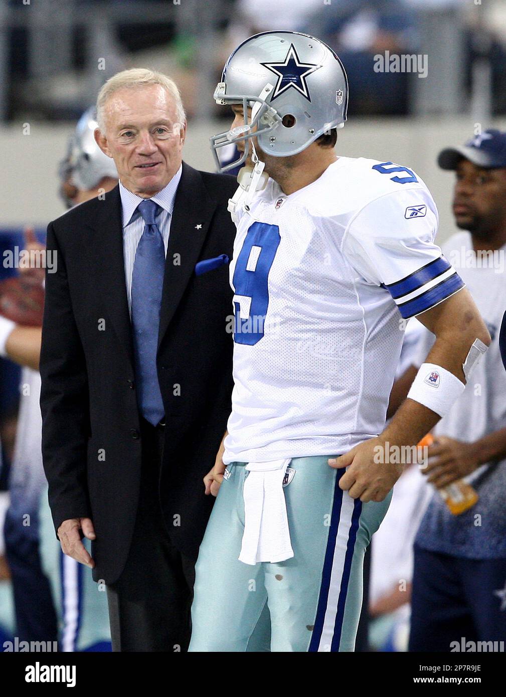 Dallas Cowboys owner Jerry Jones chats with quarterback Tony Romo (9 ...