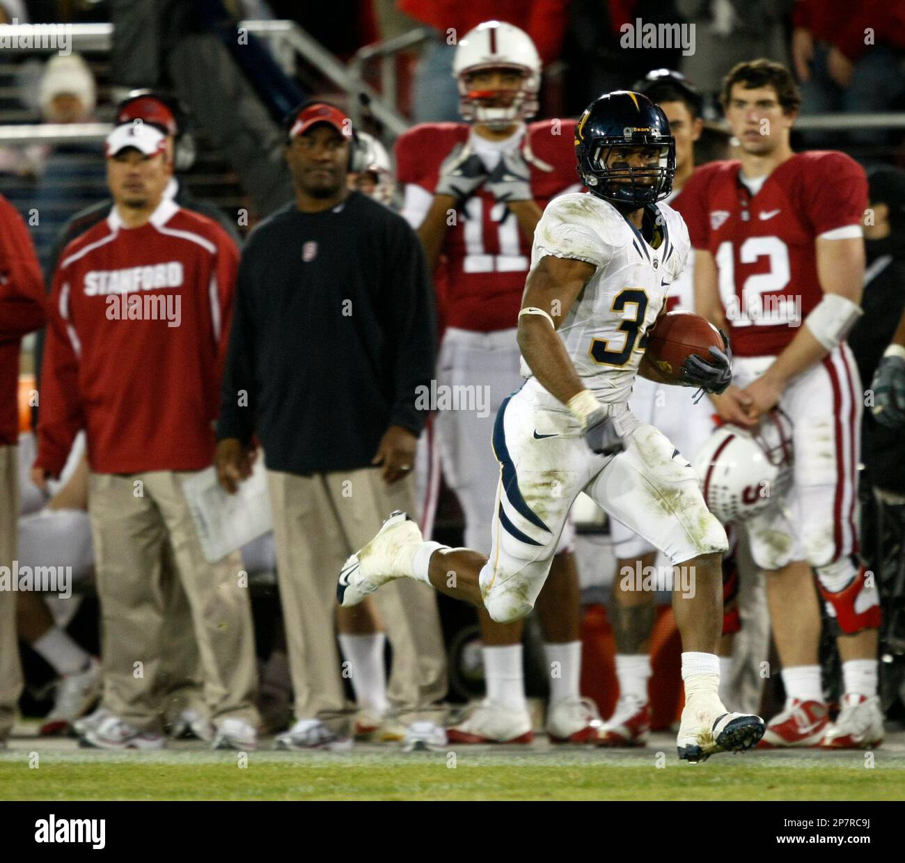California running back Shane Vereen runs along the Stanford sideline ...