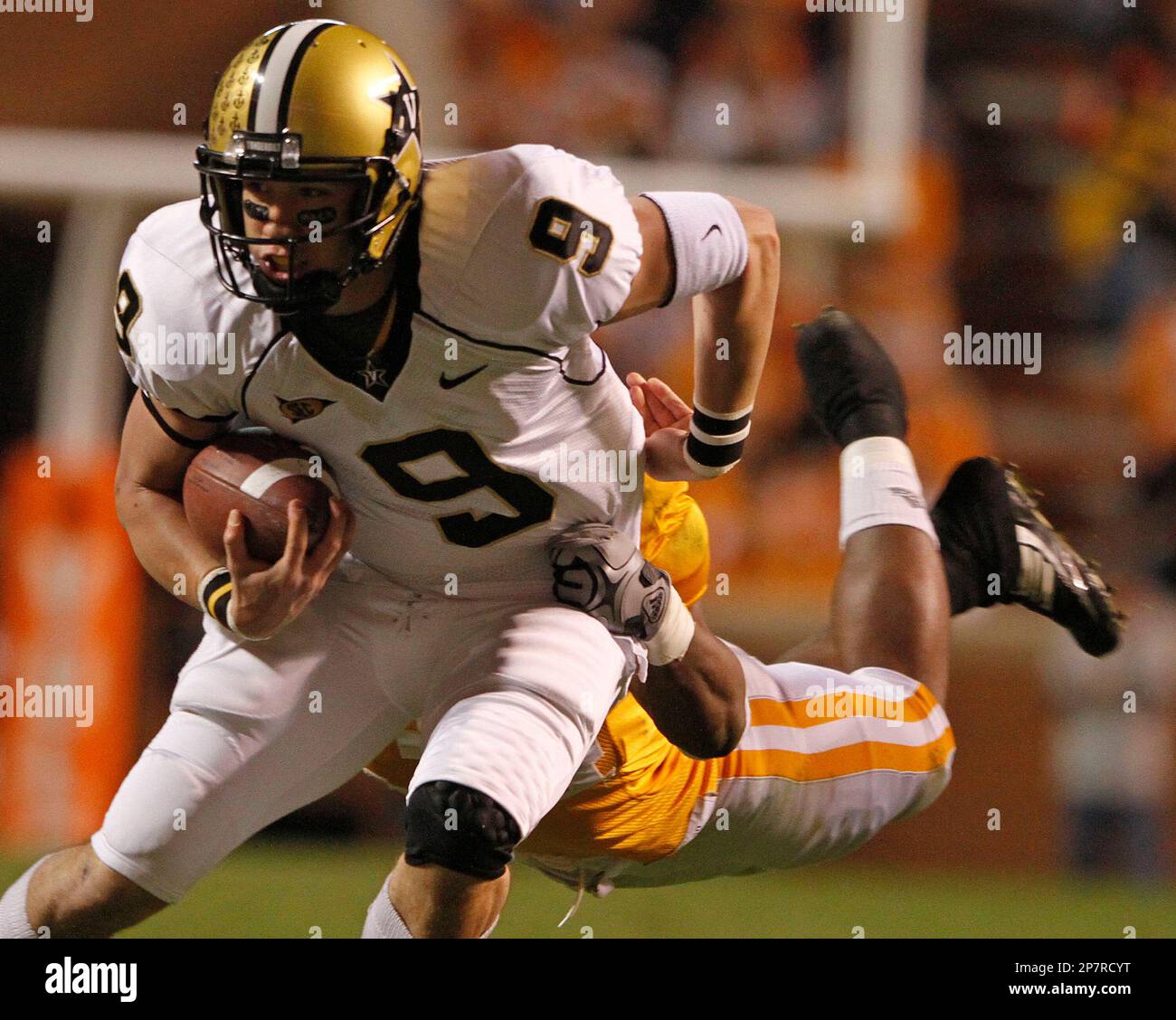 Vanderbilt quarterback Mackenzi Adams (9) tries to get away from ...
