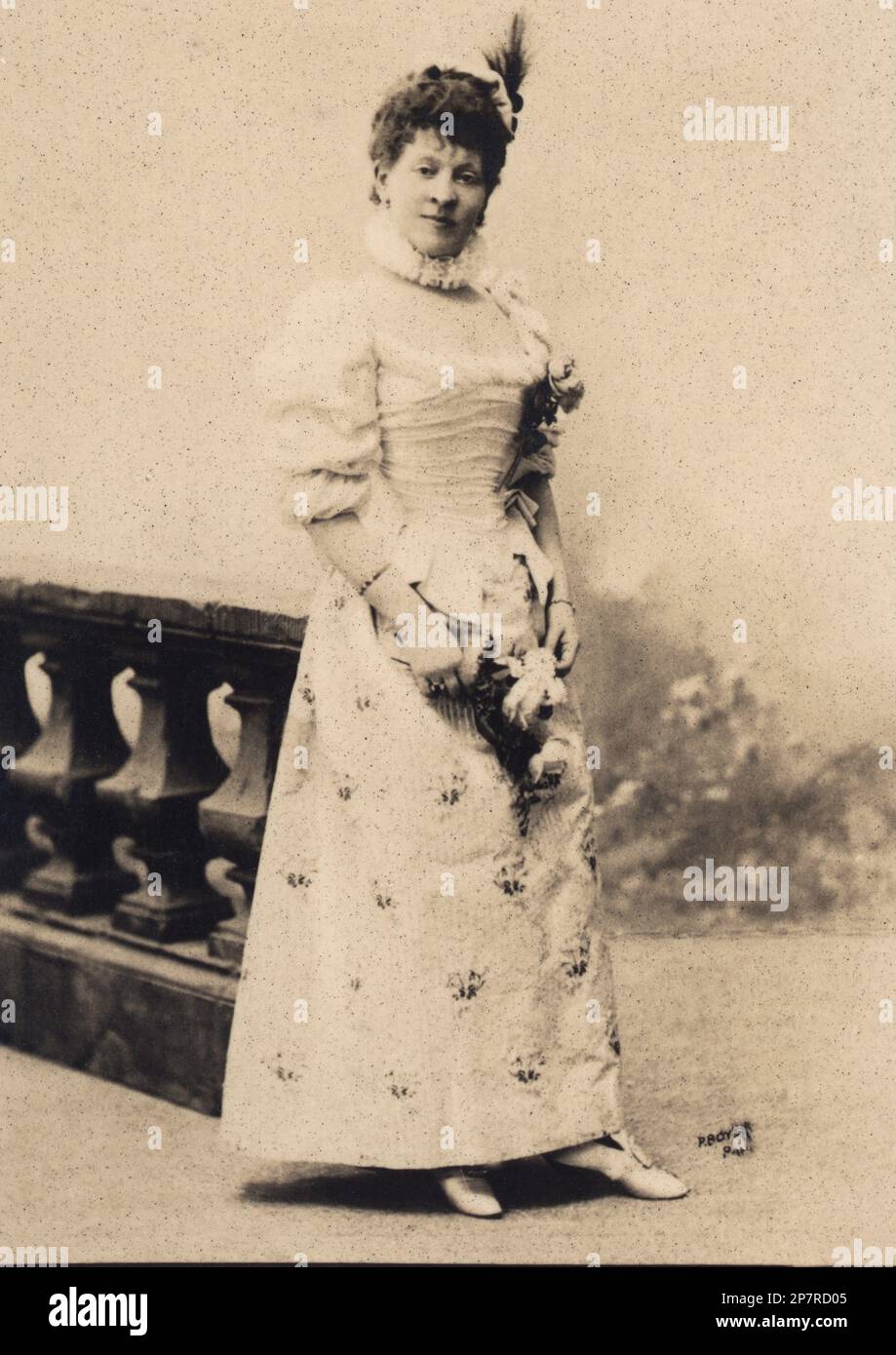 1895 ca: The french theatre actress SUZANNE REICHENBERG ( 1853 - 1926 ...