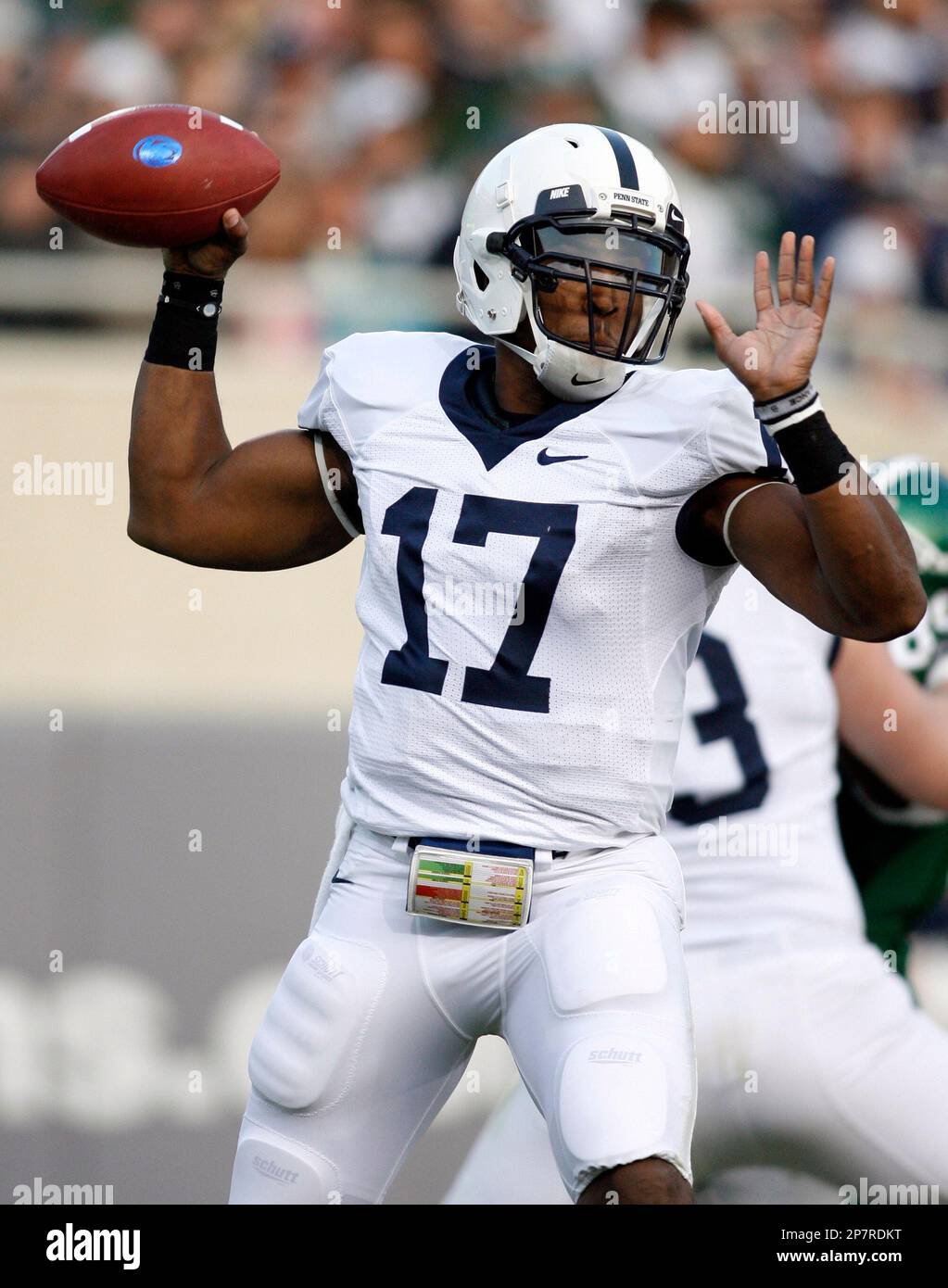Penn State quarterback Daryll Clark (17) looks to throw against ...