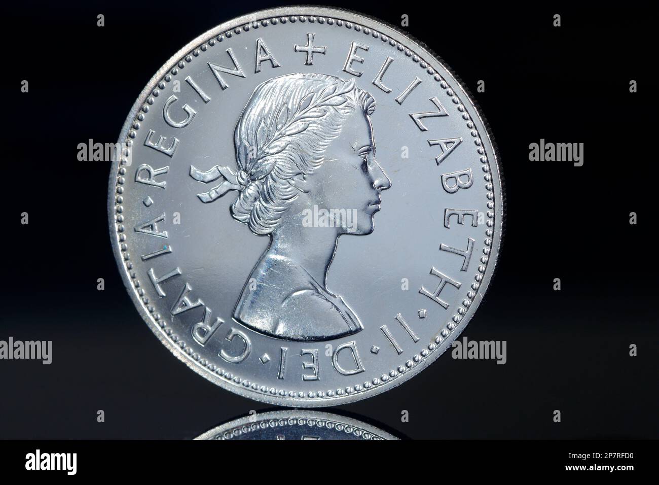 Mary gillick queen portrait hi-res stock photography and images - Alamy