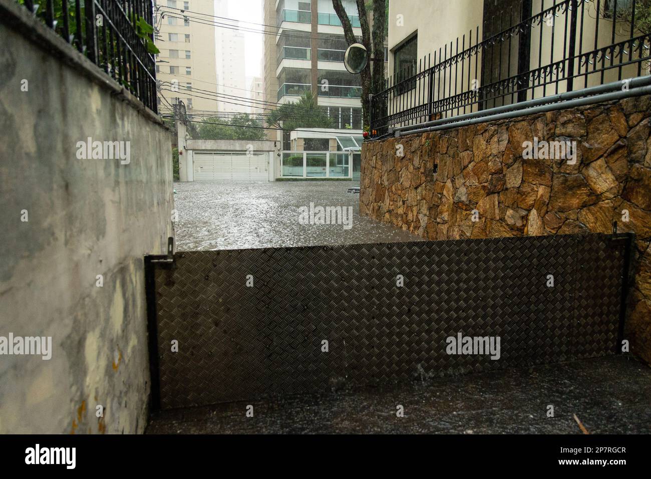 São Paulo (SP), 08/03/2023 - Alagamento / São Paulo - Chuvas fortes na ...