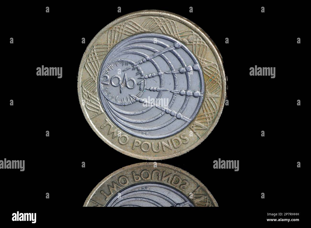 Reverse side of a UK £2 coin to commemorate the first radio signals to ...