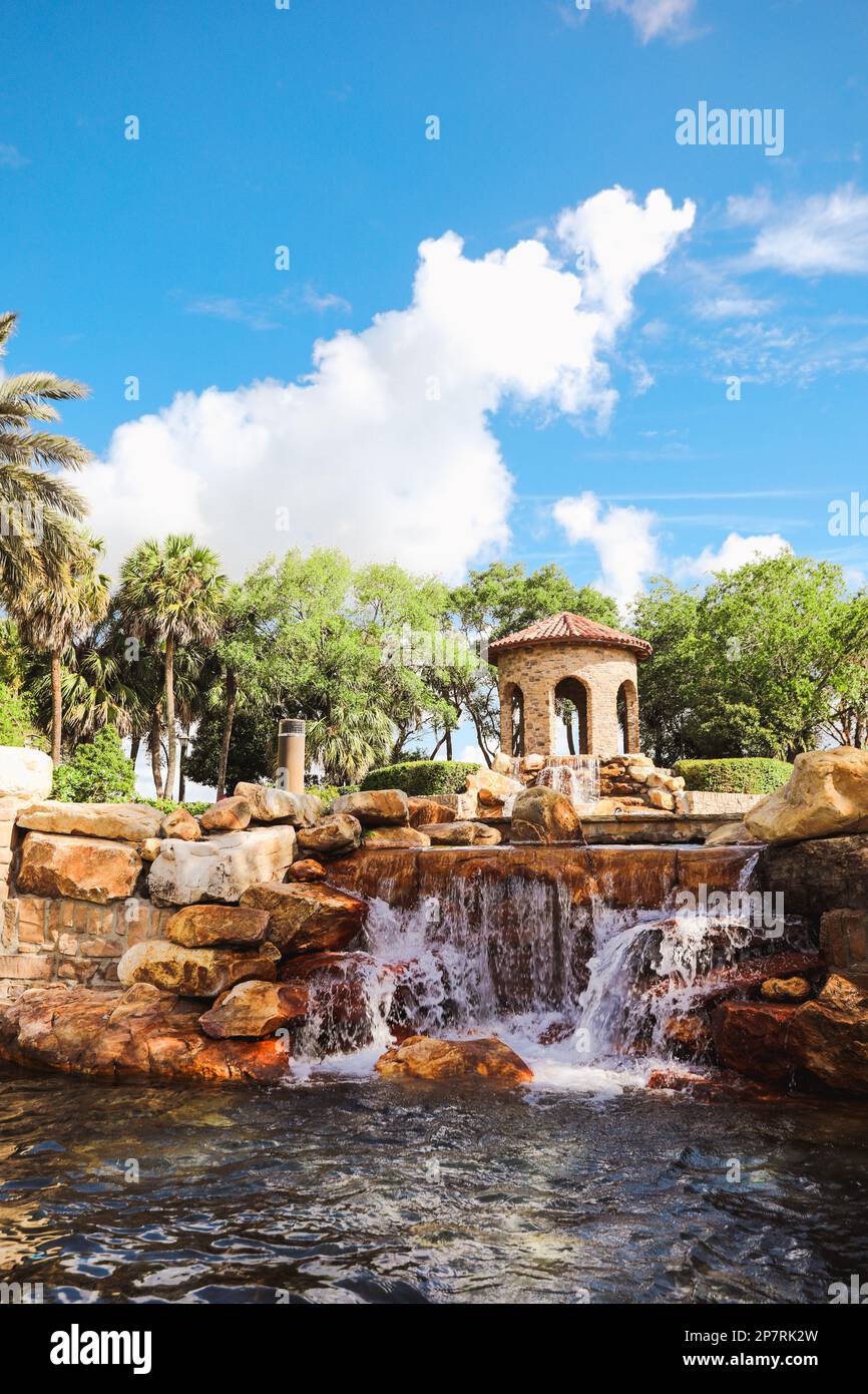 Parkland golf and country club entrance hi-res stock photography and ...