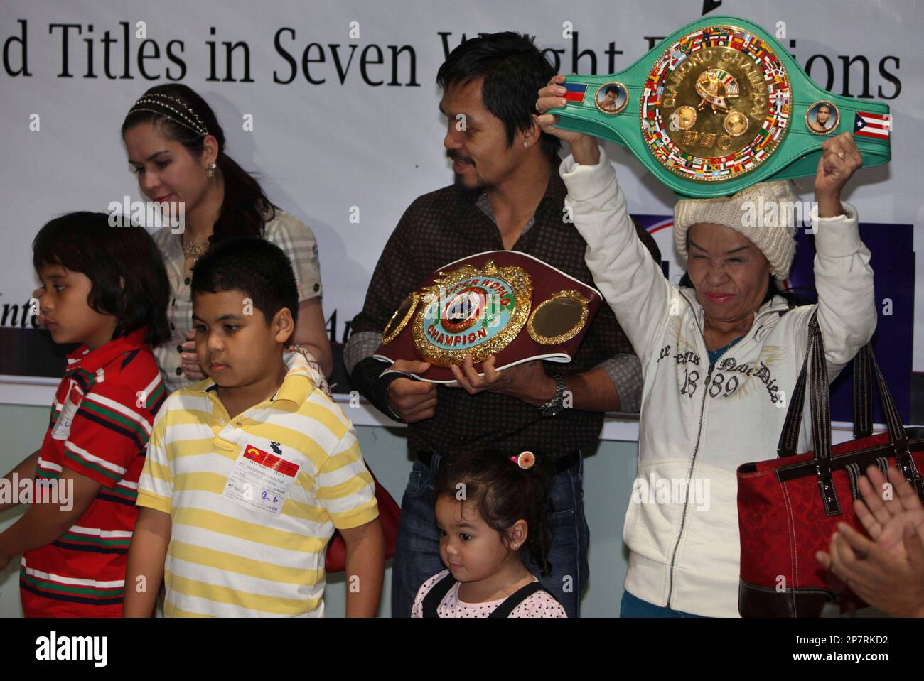 Filipino boxing great Manny Pacquiao and his mother Dionesia hold his ...
