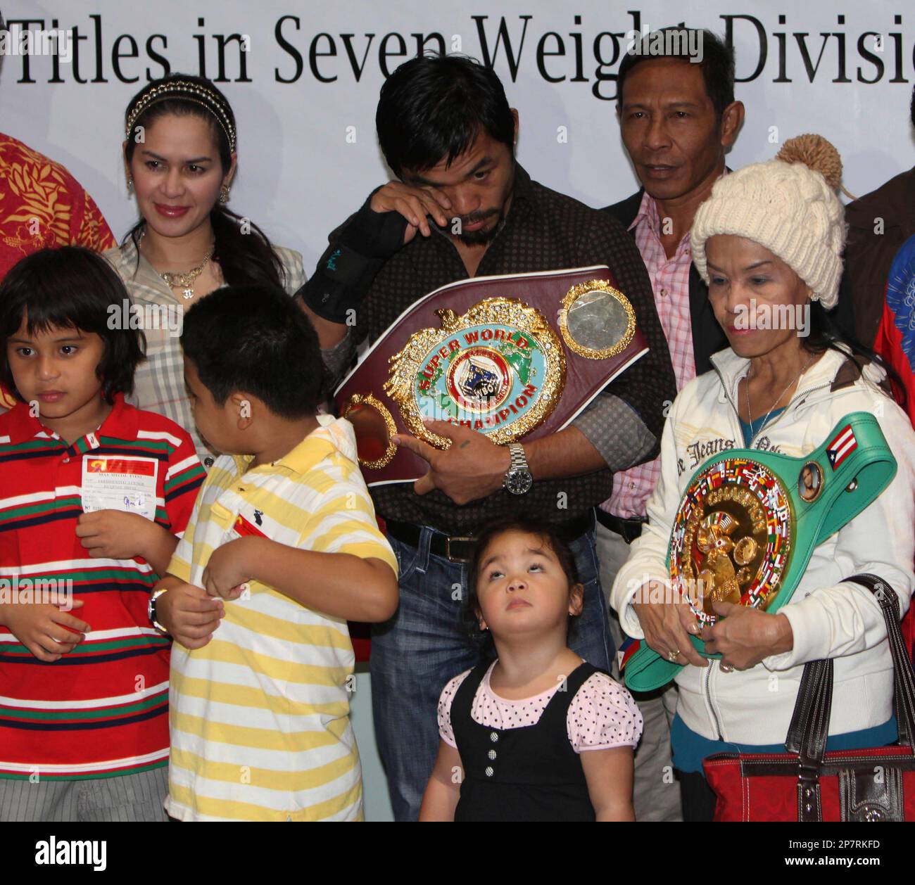 Filipino boxing great Manny Pacquiao and his mother Dionesia hold his ...