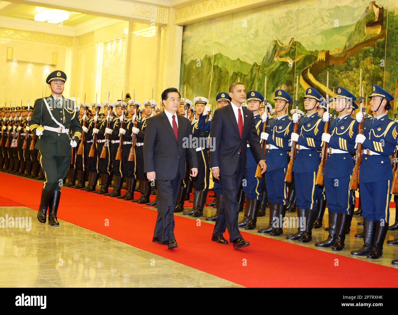 U.S. President Barack Obama (center R) and Chinese President Hu Jintao ...