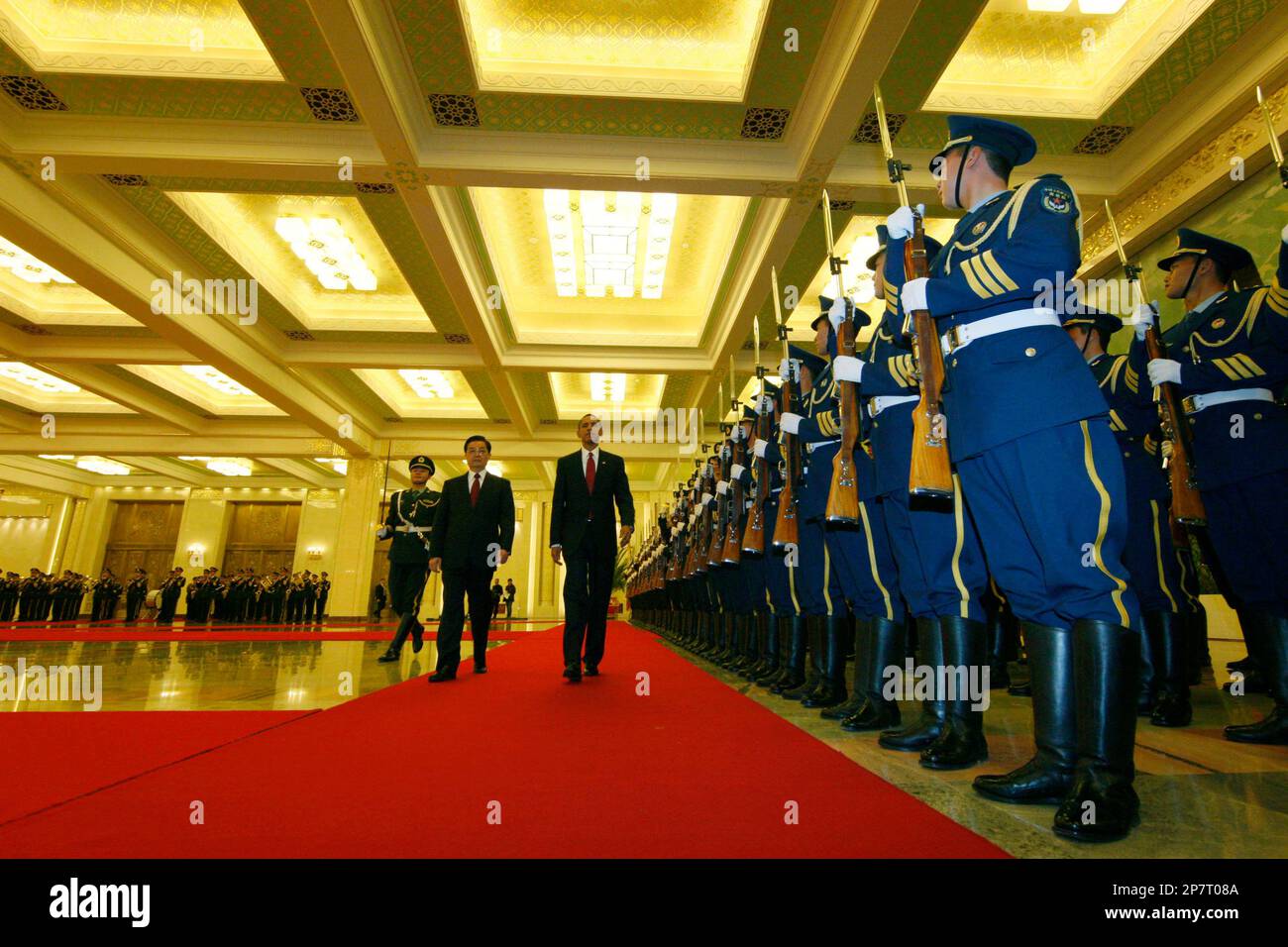 U.S. President Barack Obama and Chinese President Hu Jintao, left, walk ...
