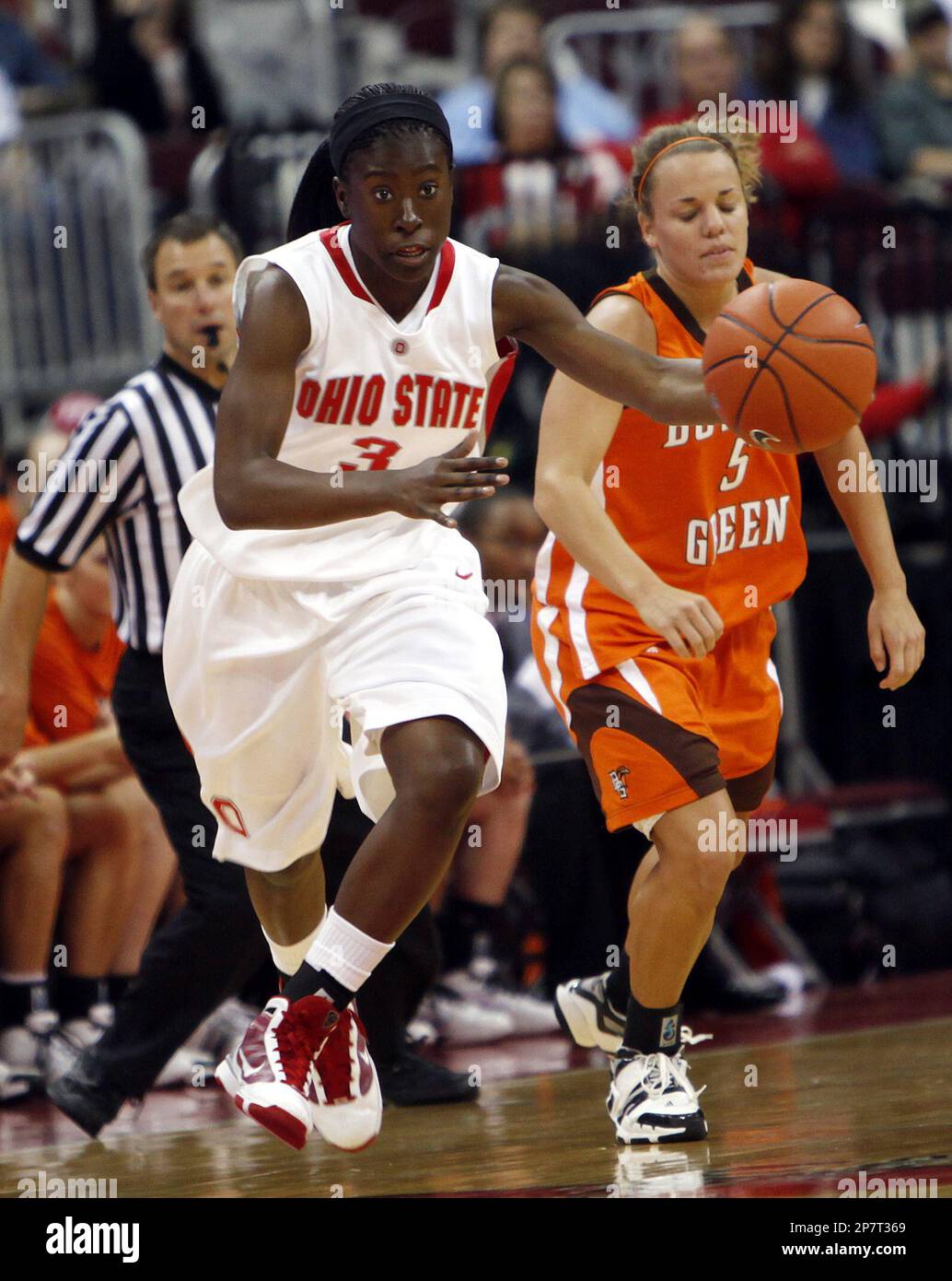 Ohio State's Amber Stokes (3) dribbles down court after stealing the ...