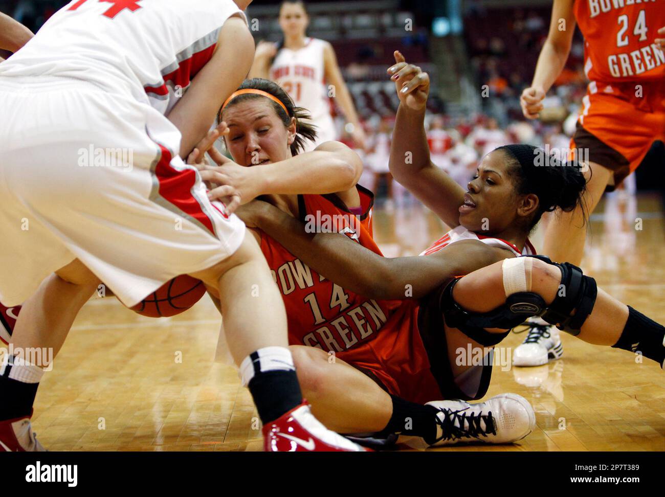Bowling Green's Jessica Slagle (14) battles Ohio State's Maria Moeller ...