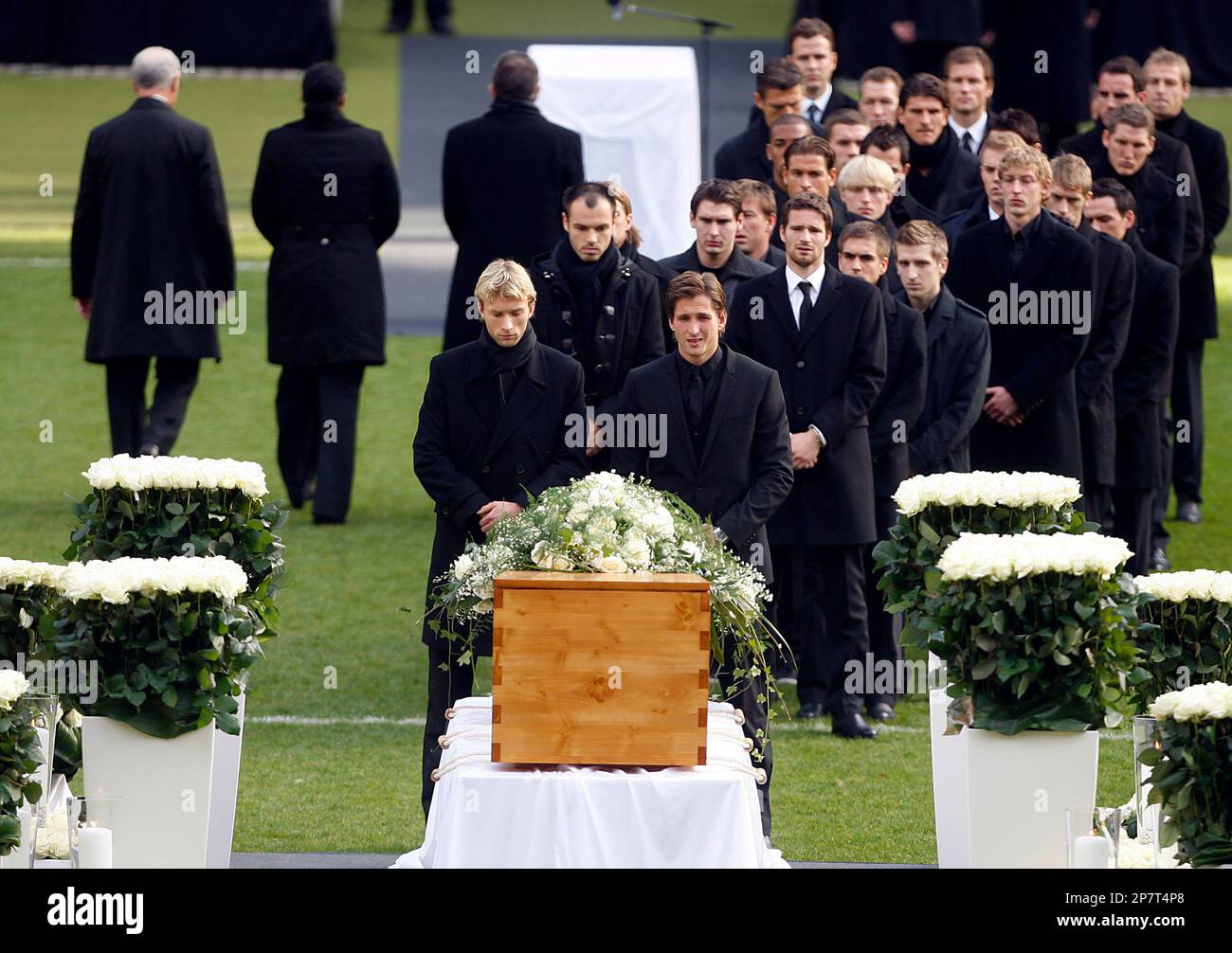 German soccer player Simon Rolfes, left, and goalkeeper Rene Adler ...