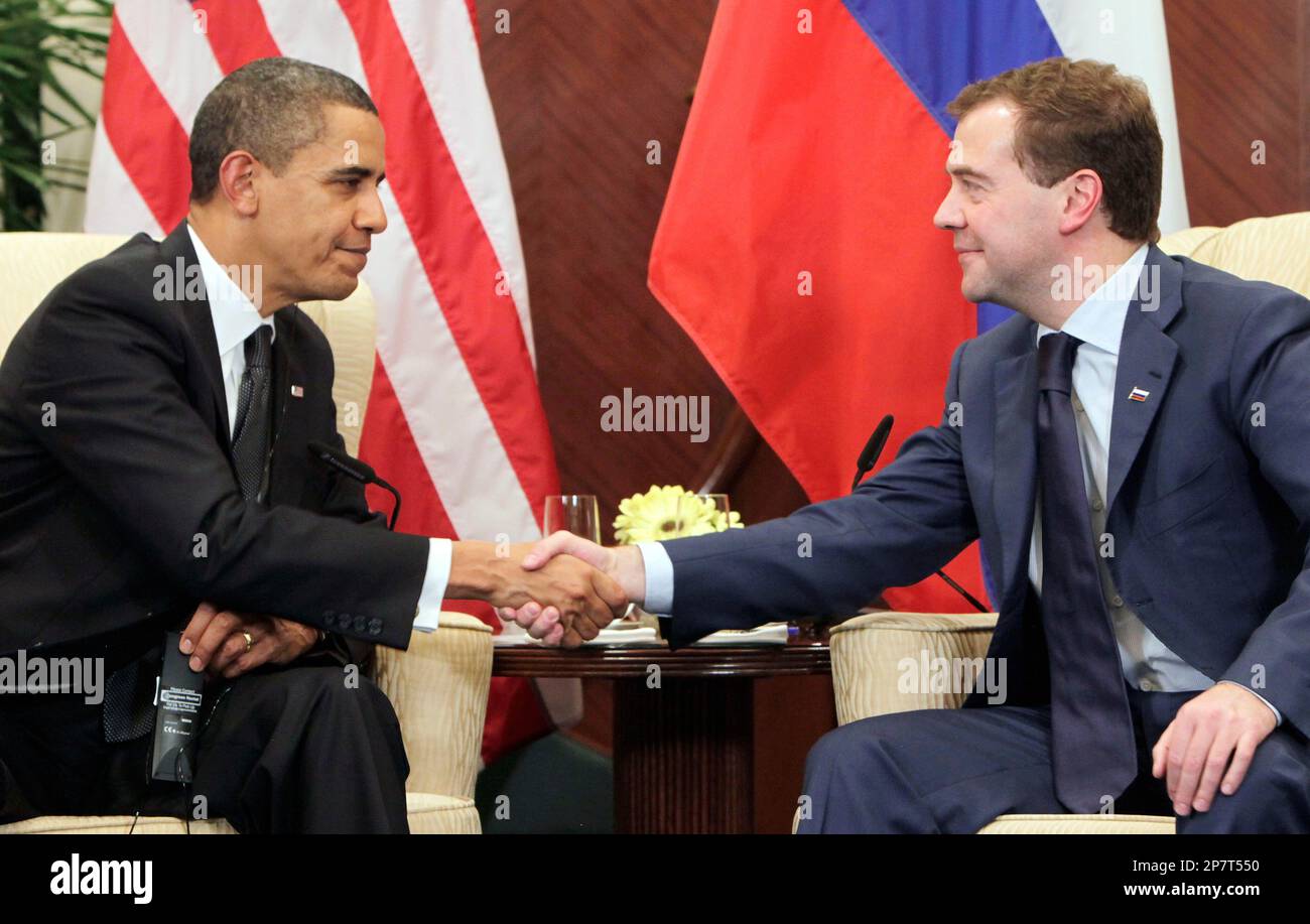 President Barack Obama meets with Russia's President Dmitry Medvedev on ...